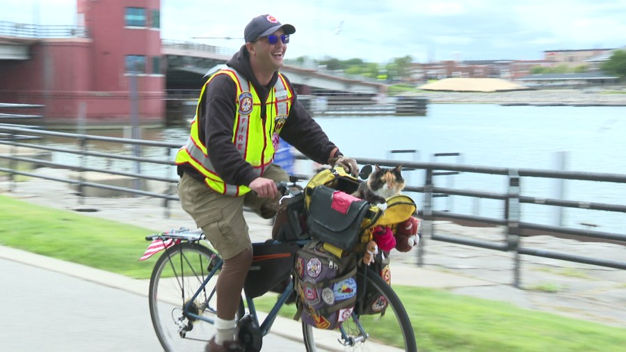 Documentary filmmaker Caleb Werntz and his cat arrive in Green Bay on ...