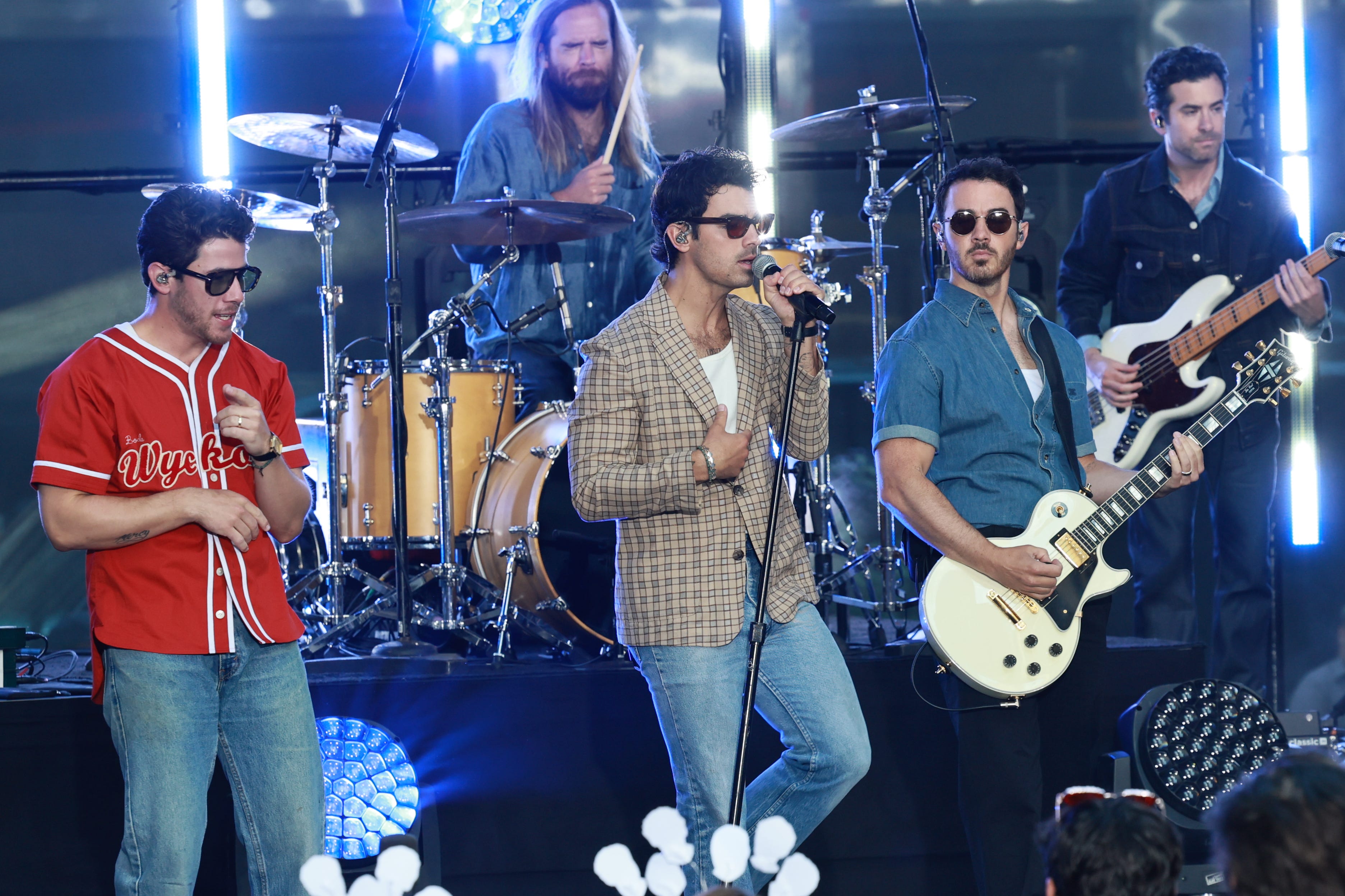 Football season kickoff to concerts: What’s happening this weekend?
