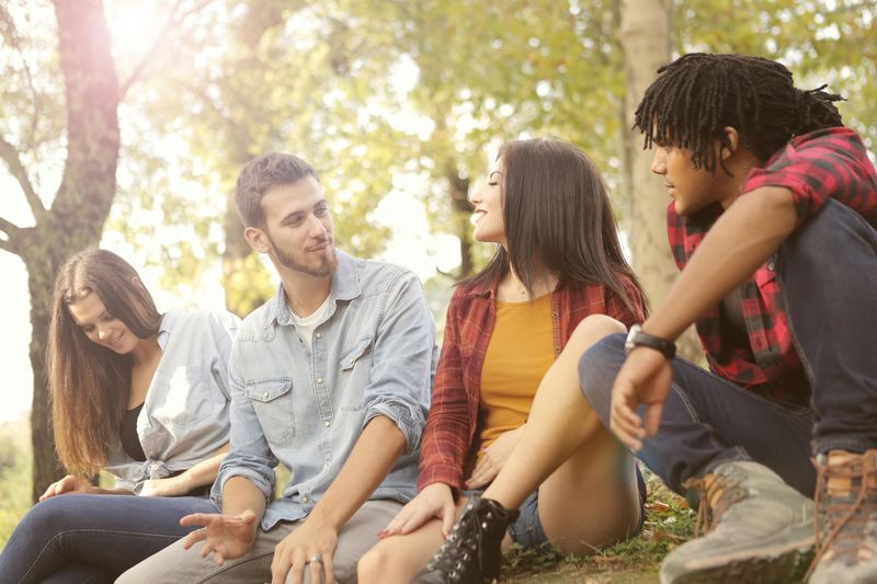 15 Gaslighting Tactics Friends Use (That Feel Like Support at First)