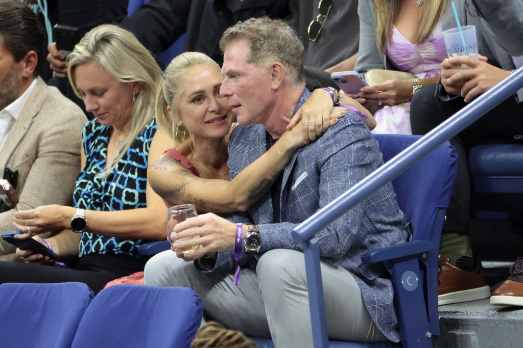 Bobby Flay and Top Chef's Brooke Williamson Pack on the PDA at US Open