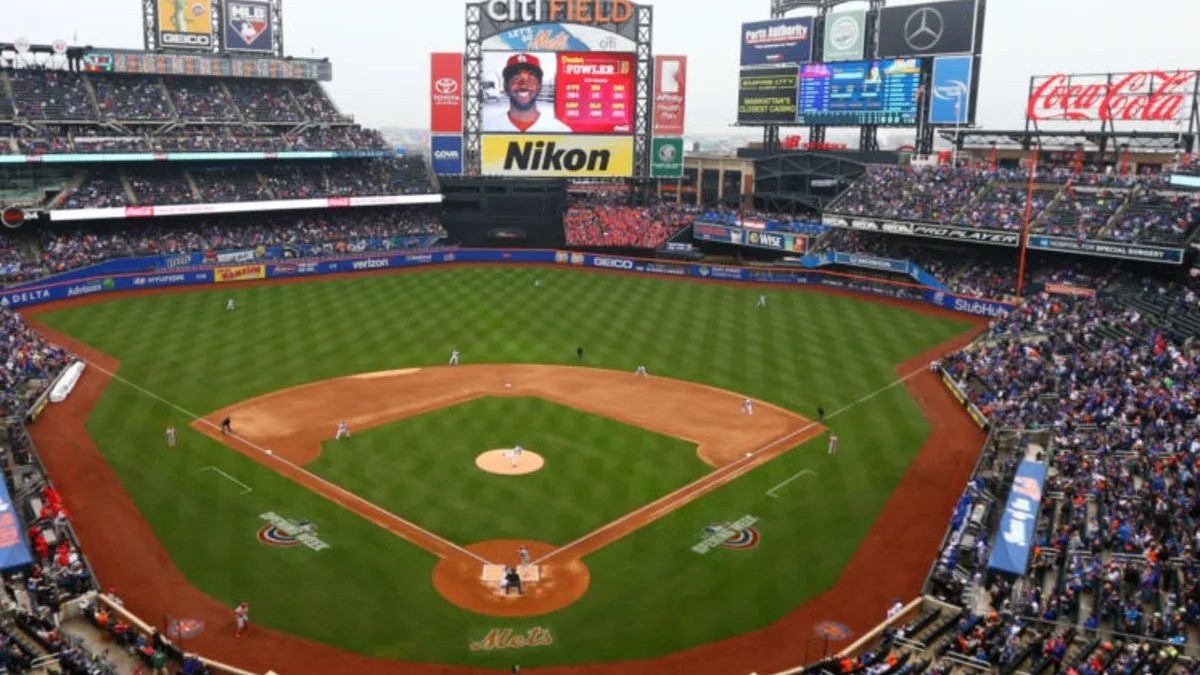 MLB: Rude Mets Fan Snatches Ball from Elderly Man in Stands; Grabs It ...