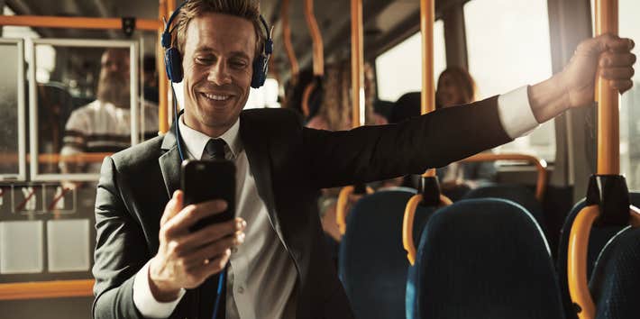 Survey Shows A Majority Of Women Think It’s A Red Flag If A Man Does ...