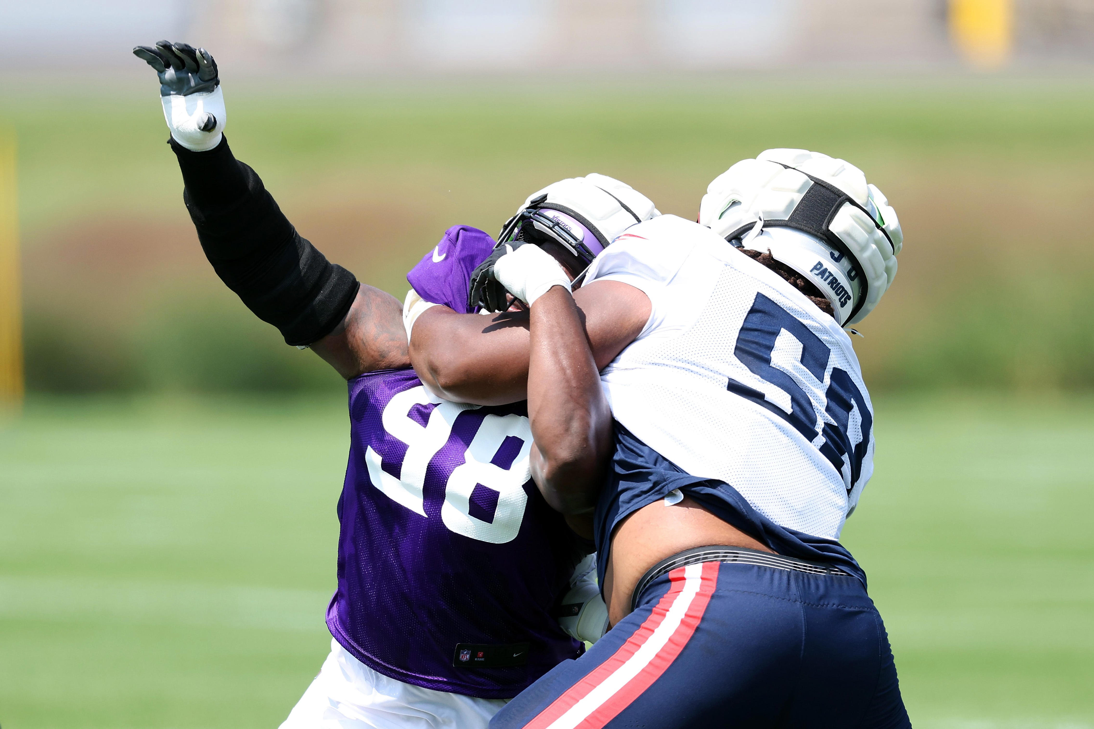 Patriots make decision on starting left guard for season opener