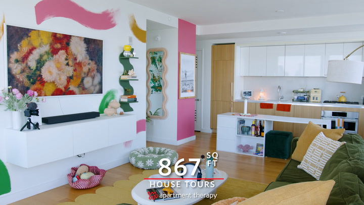 House Tour: This Bold NYC Apartment "Feels Like the Color Wheel Threw ...