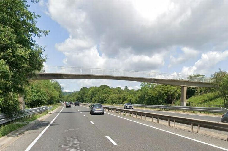 A21 weekend and overnight closures for replacing footbridge between ...