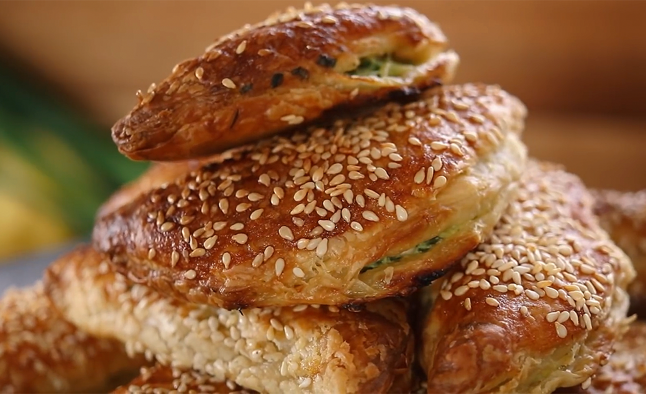 Cheese and spinach stuffed puffs - Appetizing and delicious Greek bites!