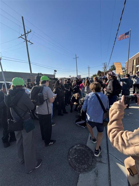 Suburban Chicago ICE facility gains spotlight for federal operation