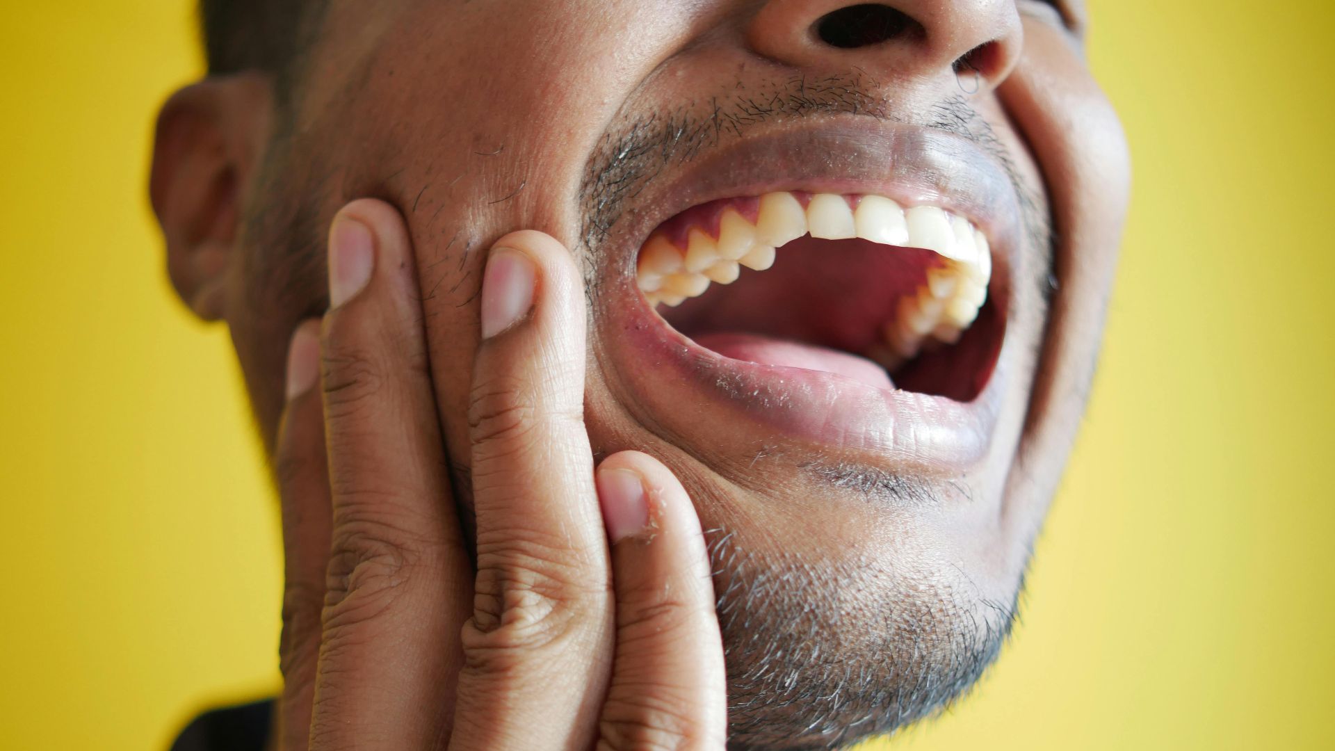 Toothache: 10 Worst Foods to Eat for Sore Teeth & 10 Better Alternatives