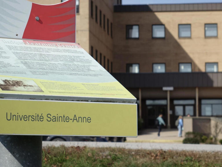 Université Sainte-Anne : pas question de mettre les profs en lock-out ...