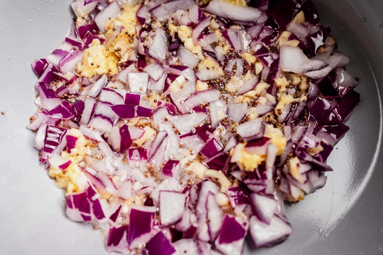 Easy and Delicious Homemade Mango Chutney