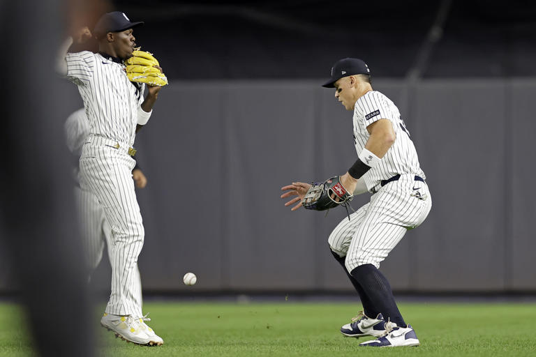 Gausman pitches Blue Jays to 7-1 win over Yankees for 4-game lead in AL East