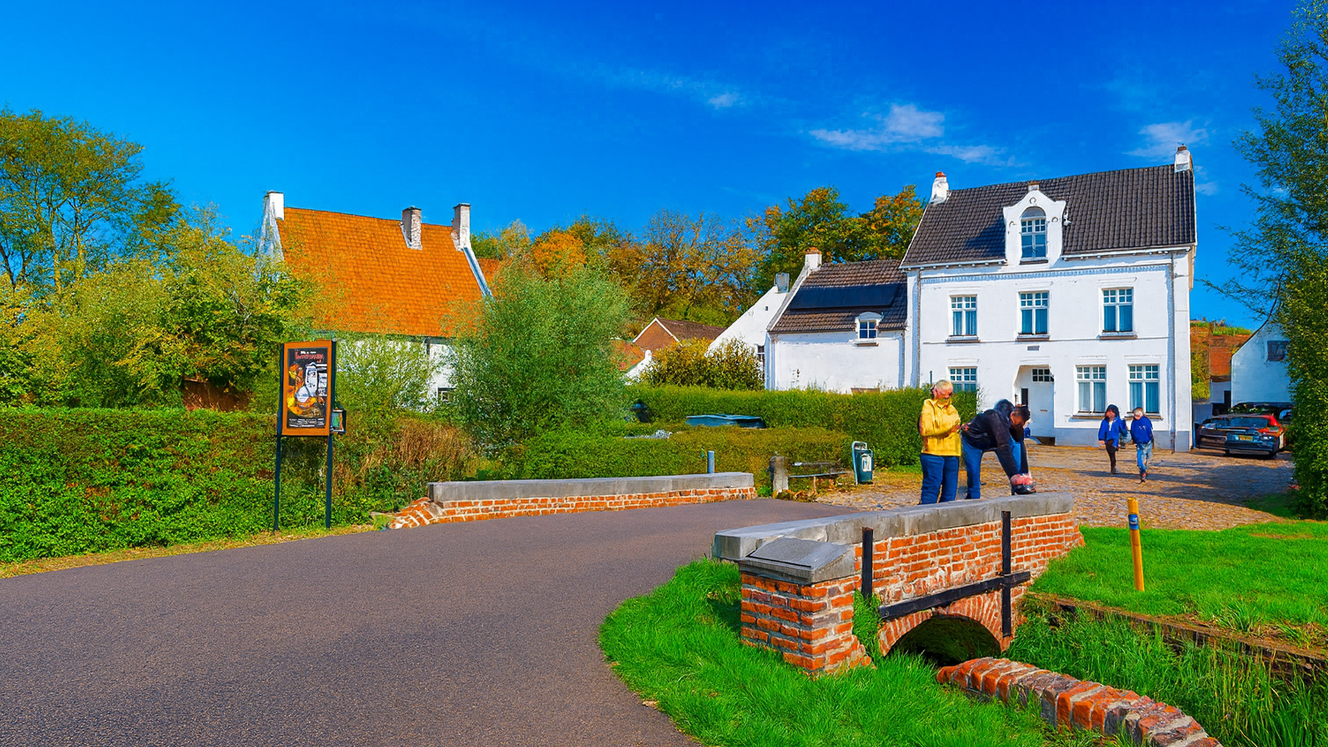 Thorn Netherlands – Autumn Walk in the White Village (4K)