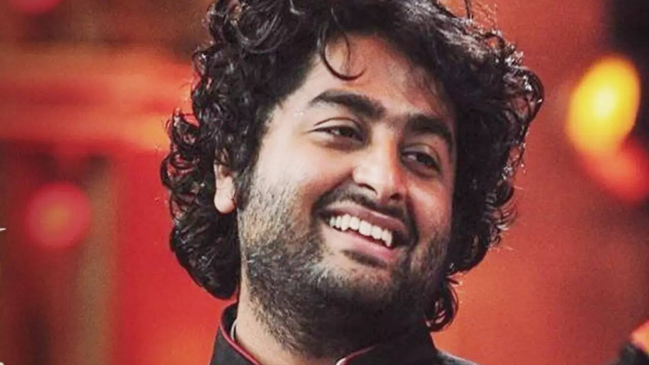 Arijit Singh stuns London crowd with surprise ‘Saiyaara’ performance ...