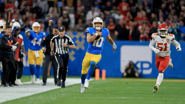 Justin Herbert stats: Chargers QB shines in impressive opener vs. Chiefs