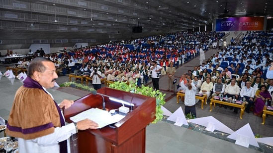 IIT Roorkee Convocation 2025: 2614 degrees awarded, Vansh Saini ...