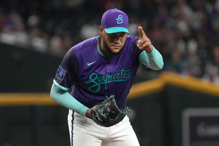 Arizona Diamondbacks hit 3 home runs, Alexander makes big play in win ...
