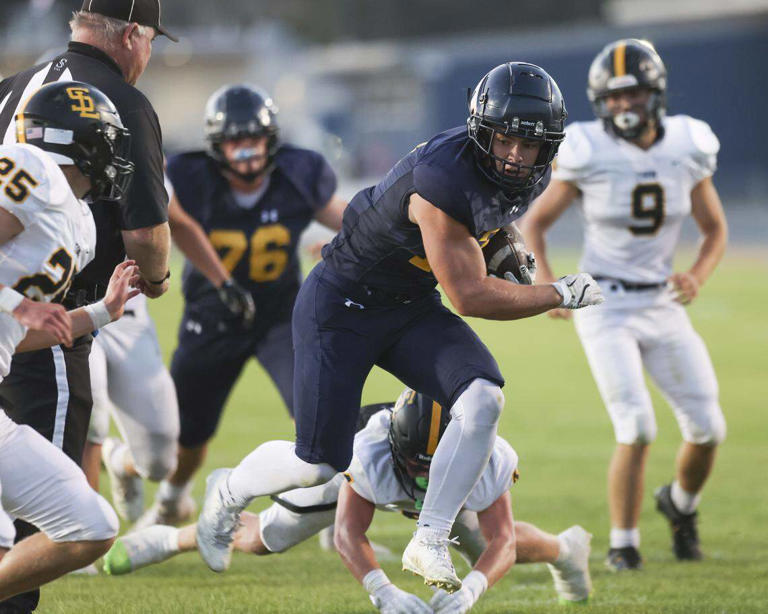 Three SLO County high schools win, five fall in nonleague football action