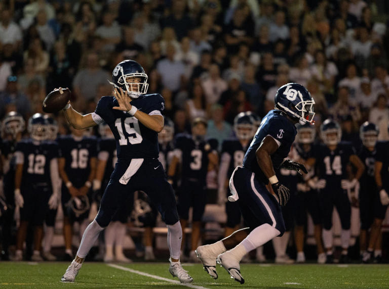 Lake Oswego rolls Sheldon in LaMarcus Bell’s return to the Laker lineup