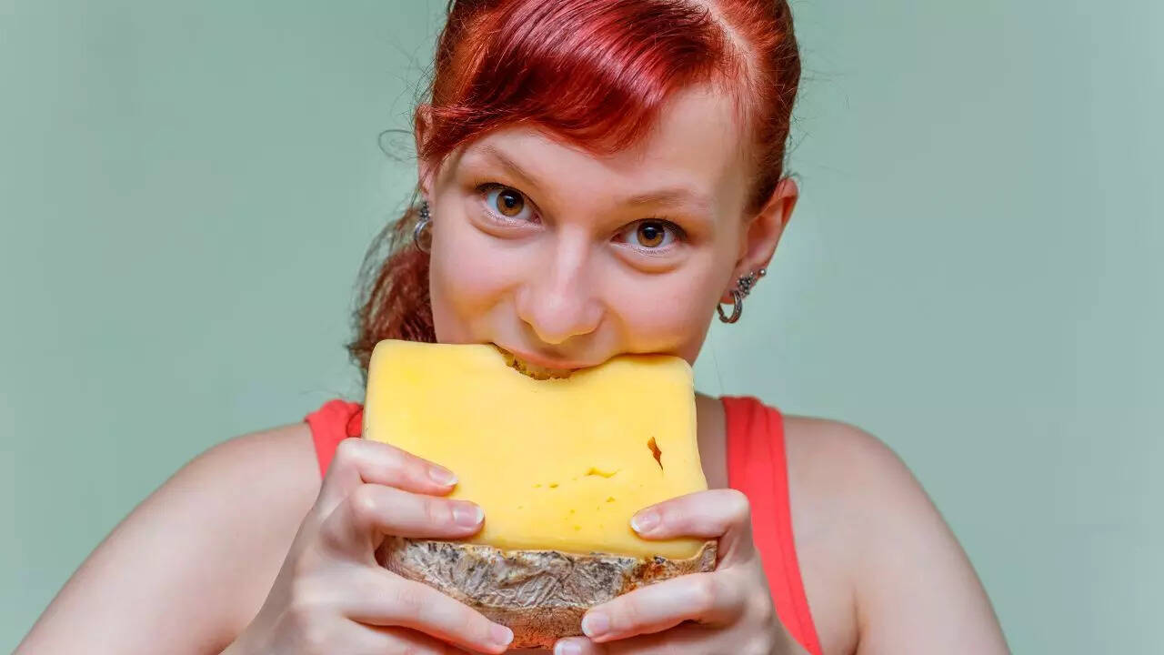 What happens when you eat cheese every day: Benefits, risks, and what ...