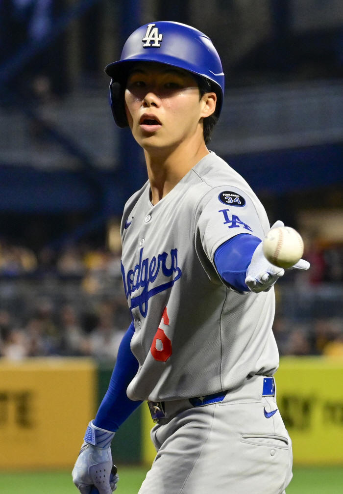 First at-bat strikeout → What's wrong with Kim Hye-sung as a substitute ...
