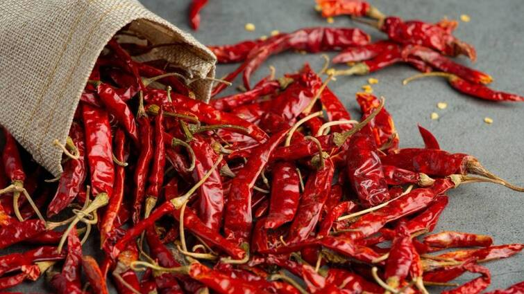 Red Chilli Benefits: From losing weight to taking care of the heart ...