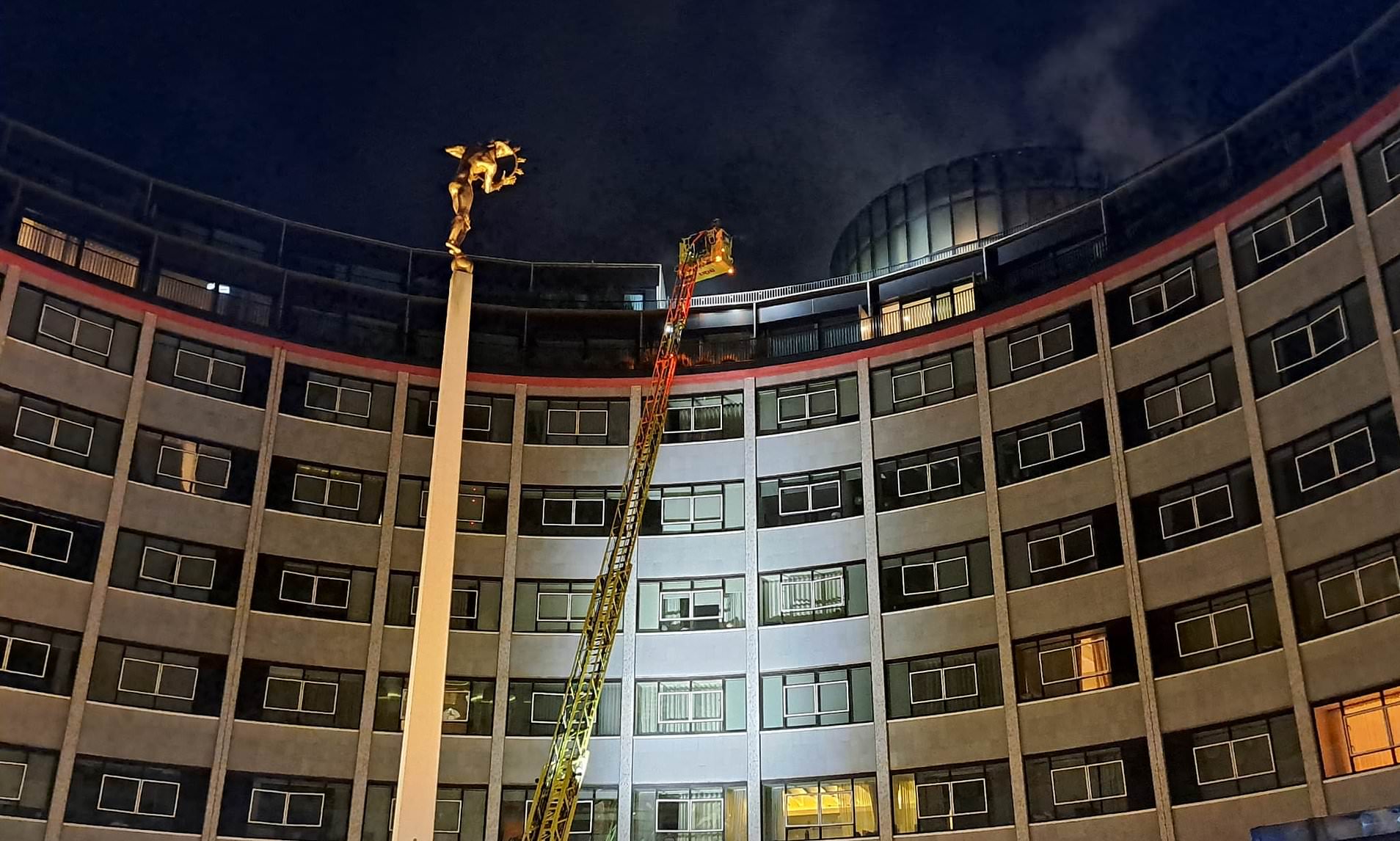 A hundred firefighters and 15 fire engines battle blaze at BBC's former ...