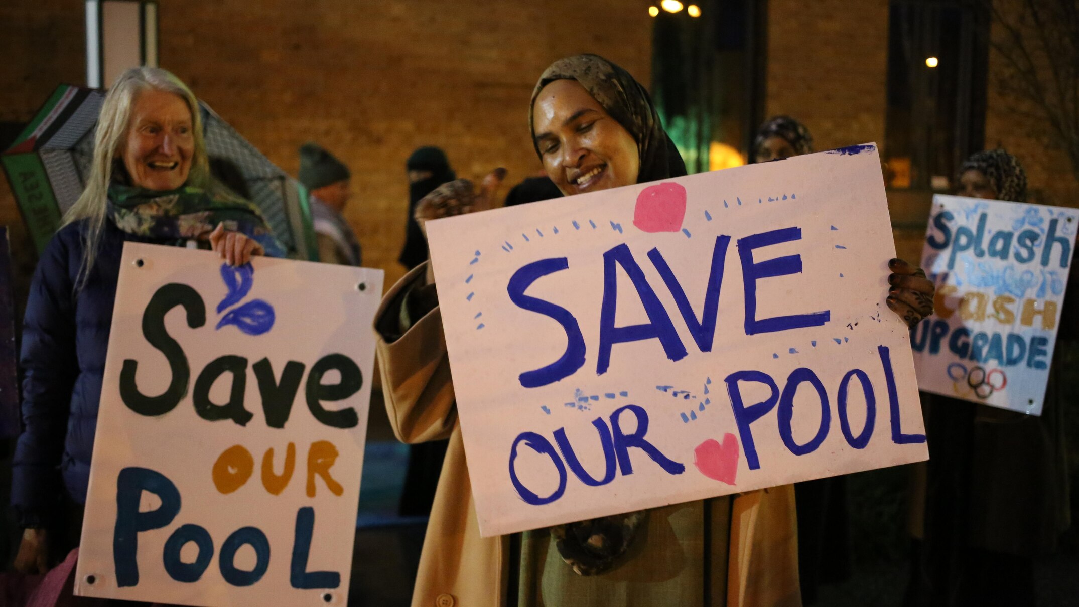 Doctors urge council to keep Melbourne pool open or face 'serious ...