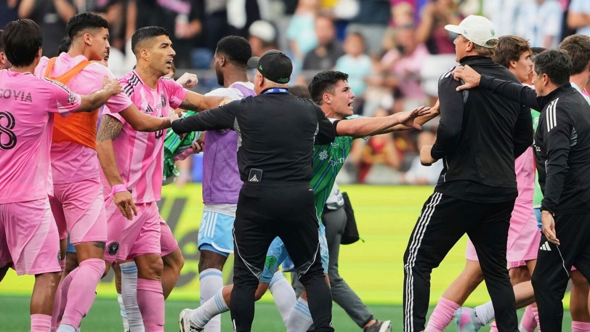 Luis Suarez Resmi Dijatuhi Hukuman Enam Larangan Pertandingan Setelah ...