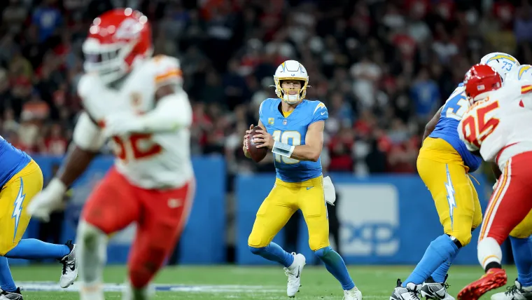 Chiefs vs Chargers final score, results: Justin Herbert lights up ...