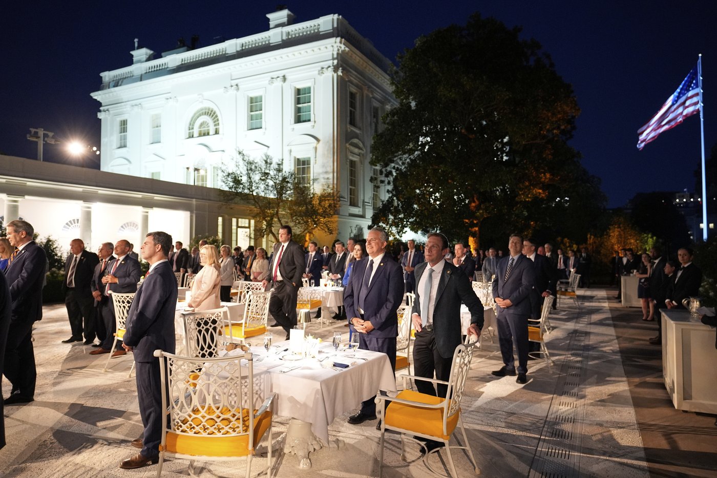 Trump hosts White House dinner for GOP lawmakers at paved space he ...