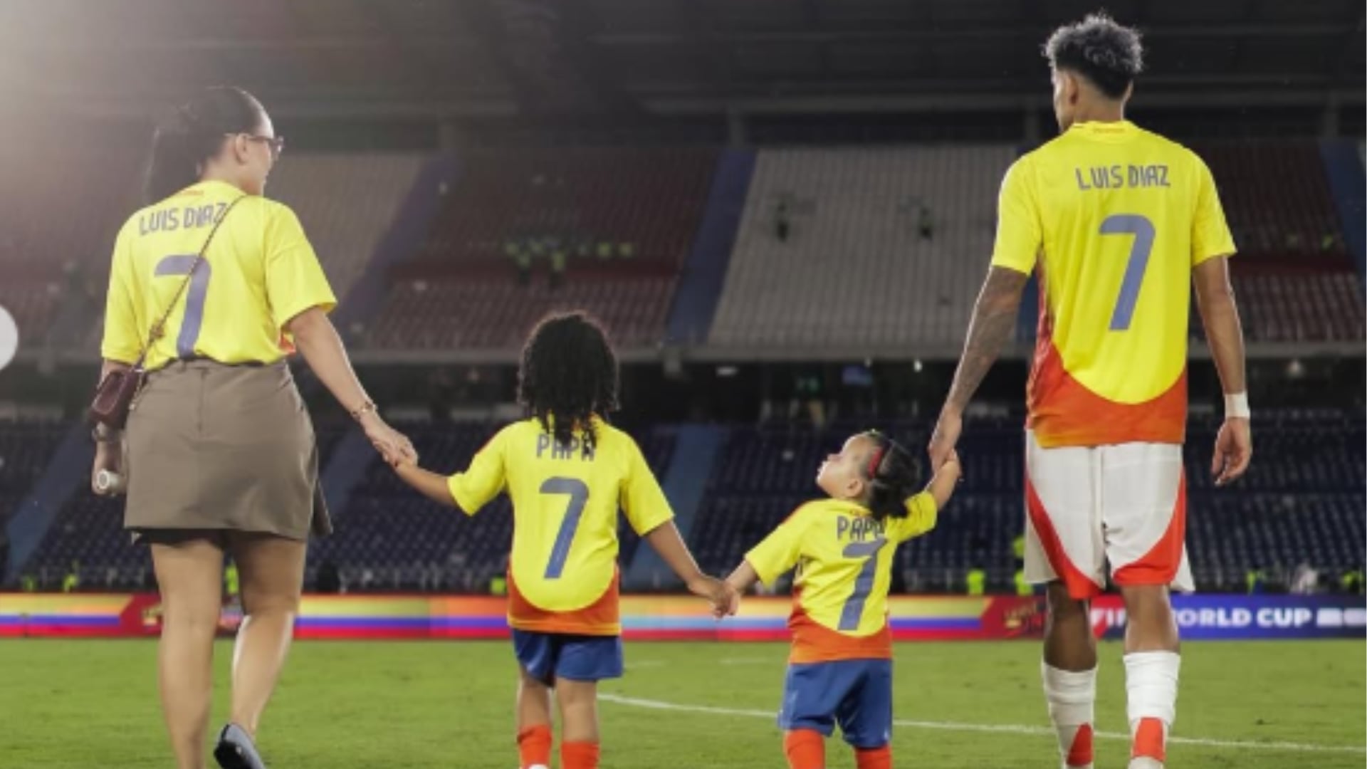 Luis Díaz recibió amoroso detalle de su esposa Gera Ponce tras ...