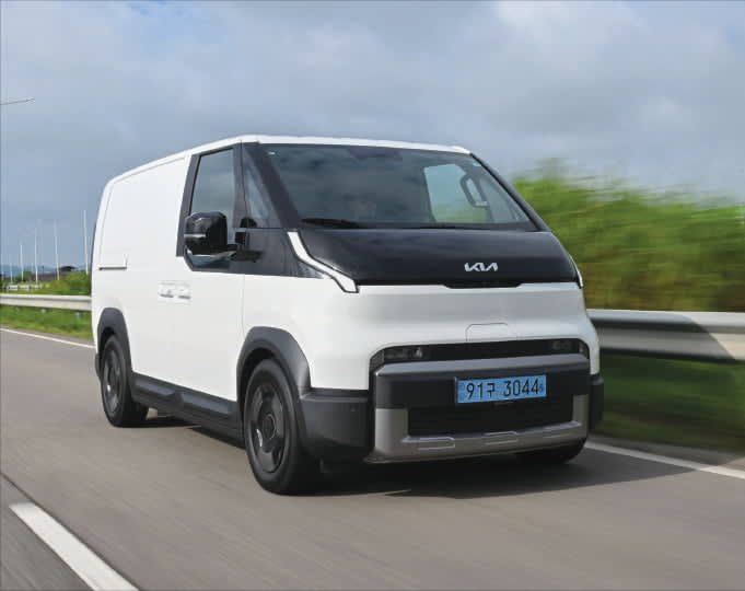 Kia Just Built the Swiss Army Knife of Cars—and It’s Electric