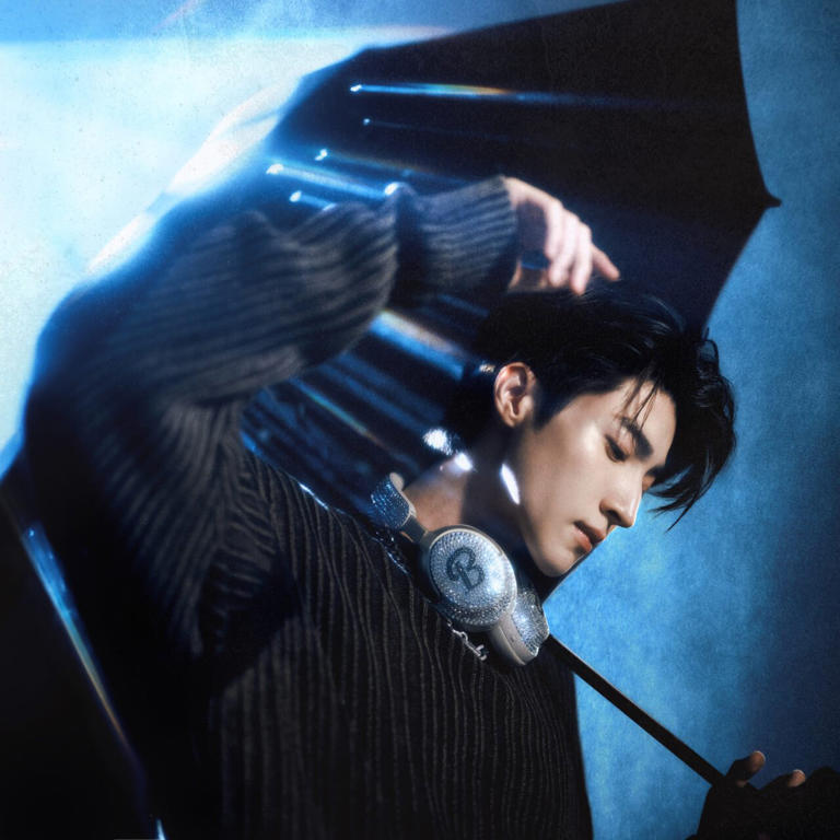 “BLUE PONGTIWAT” เปิดตัวครั้งแรก “STEP INTO THE BLUE”ก้าวแรกสู่เส้นทาง ...