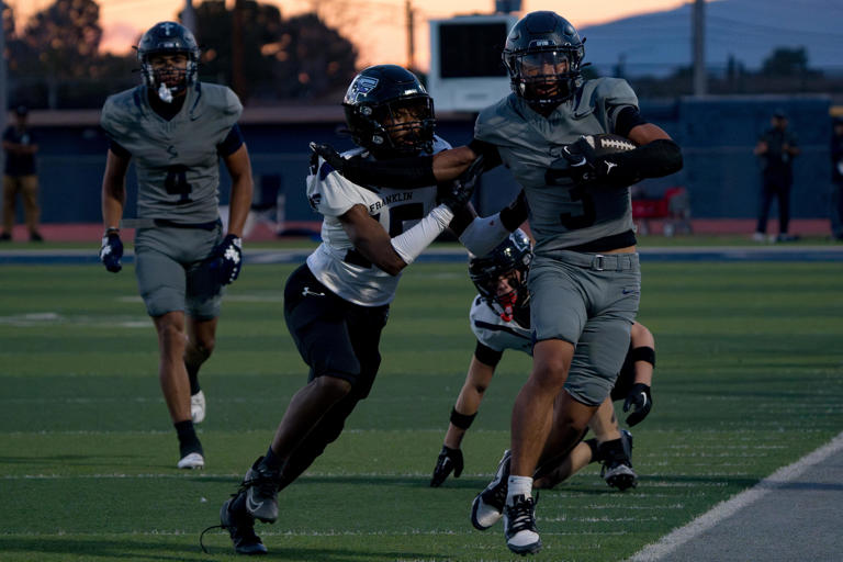 Del Valle's Jake Fette, defense lead Conquistadors to victory against ...