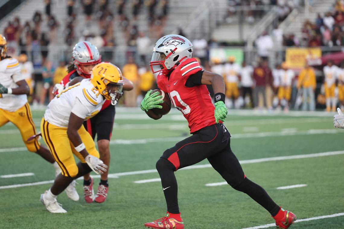 South Pointe, J'Zavien Currence hold off West Charlotte, avenge 7-on-7 loss