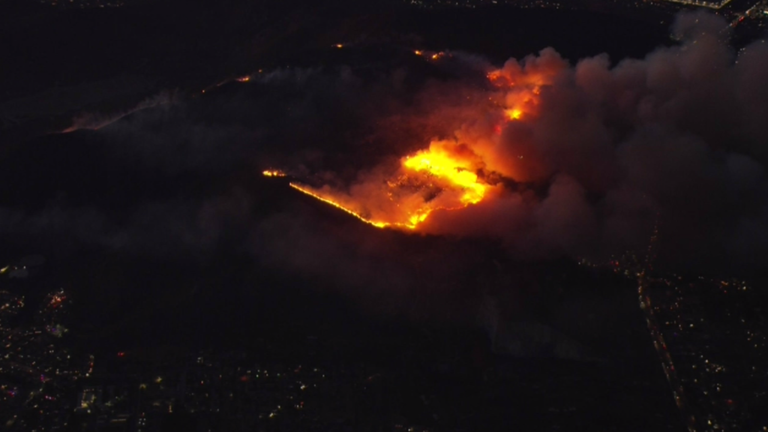 Evacuation orders lifted as 520-acre Pyrite Fire burns in Riverside County