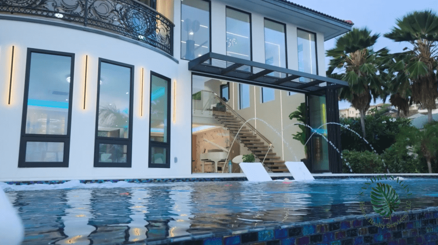 123 Waihili Pl & Judi Andersen