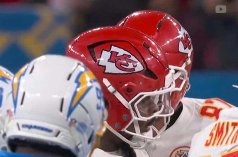 Video shows Travis Kelce give Chiefs teammate tough love as things get ...