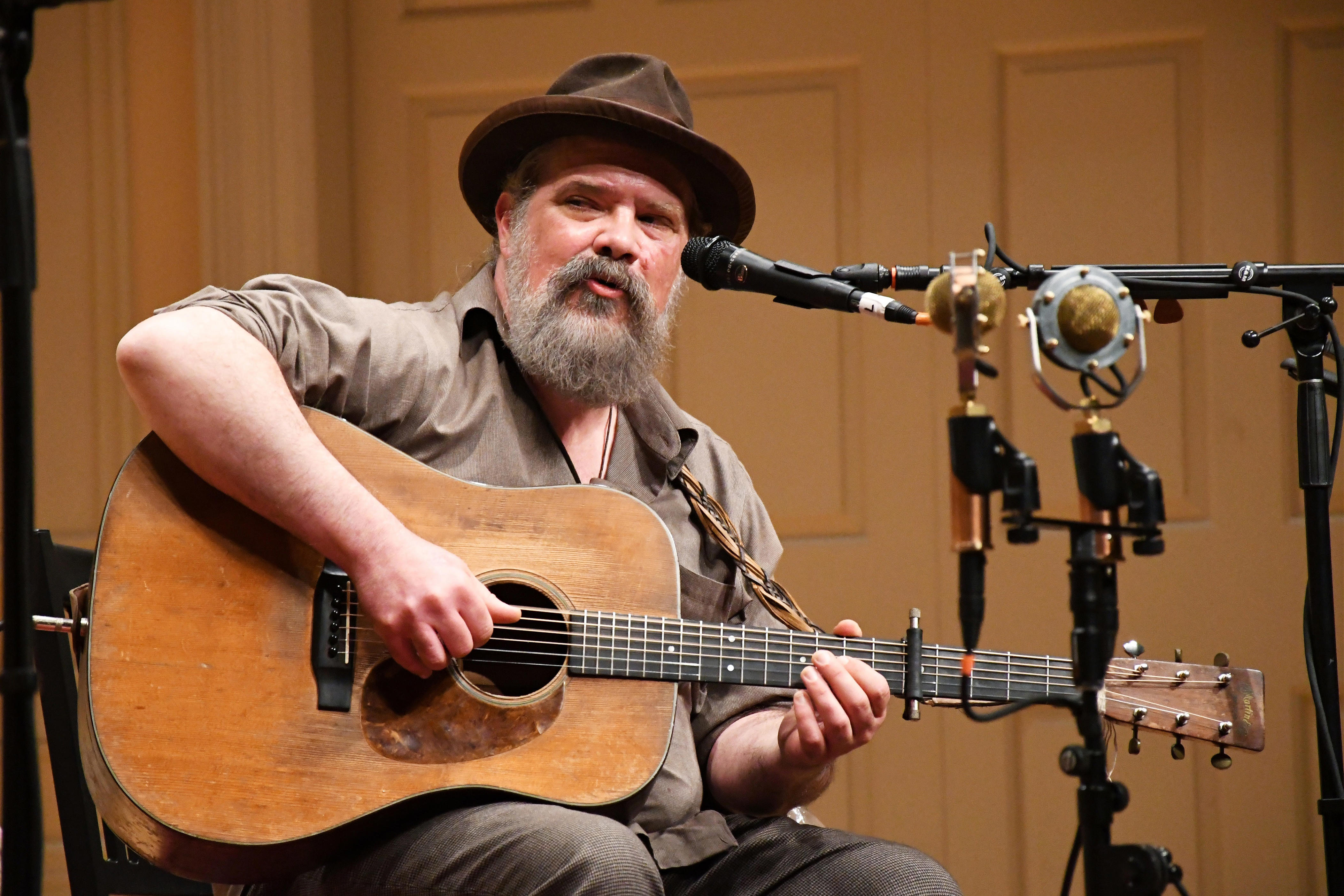 Ozarks musicians Cindy Woolf, Mark Bilyeu perform old-time songs at ...
