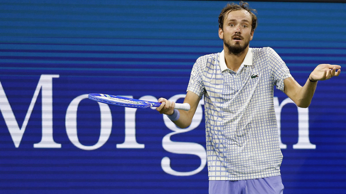 2021 US Open champion Daniil Medvedev loses it after camera man ...