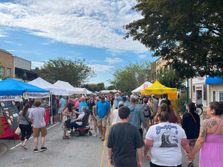 What to know about Hendersonville's Apple Festival, King Apple Parade ...