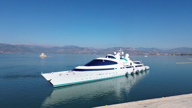 Nαύπλιο: Στο λιμάνι έδεσε το super yacht «Yas», του σεΐχη Ταχνούν μπιν ...