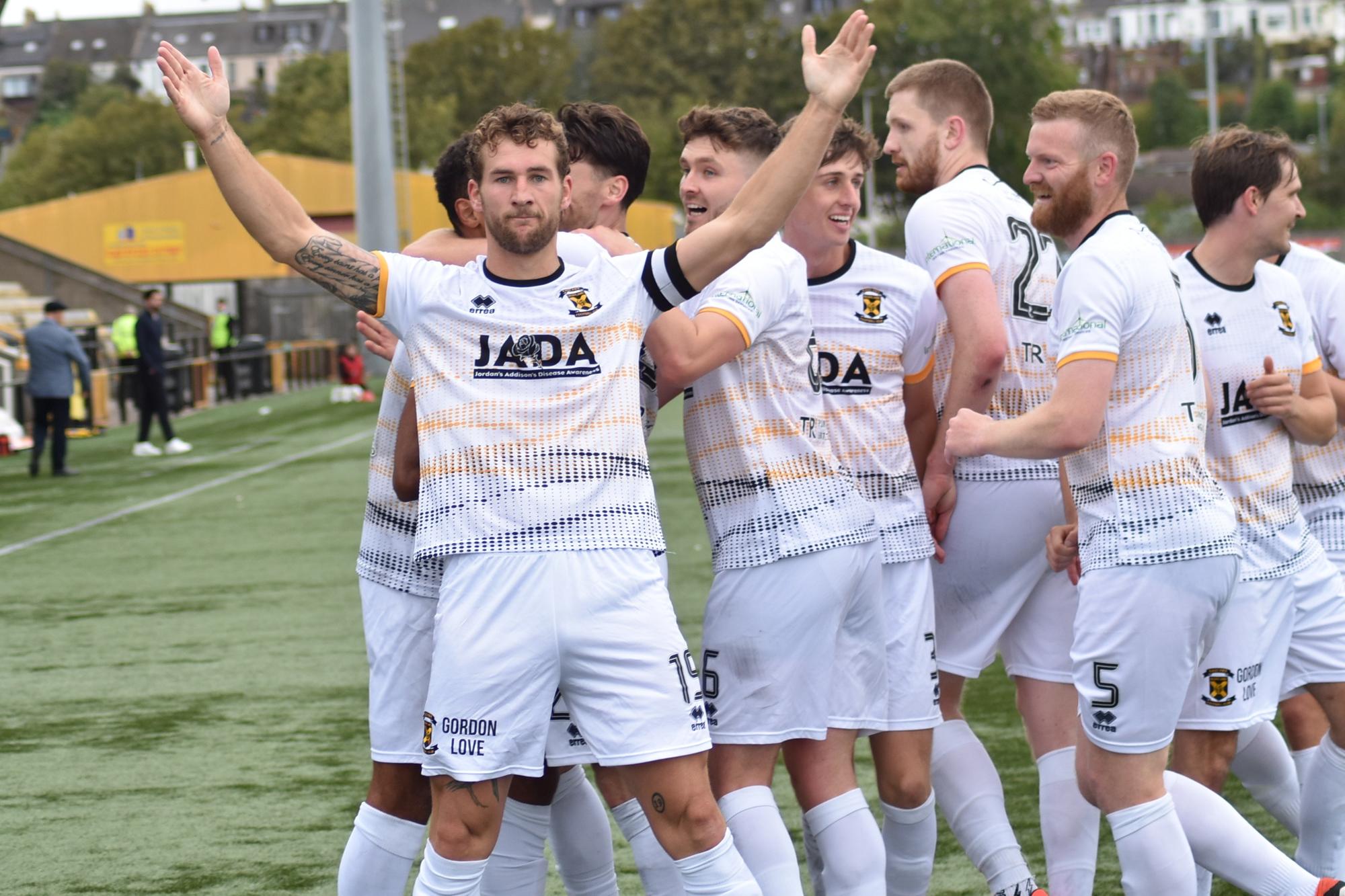 Andy Munro heads East Fife to derby victory v Kelty Hearts