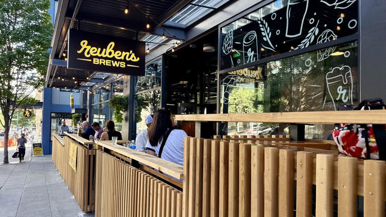 Breweries spring up in downtown Seattle near waterfront