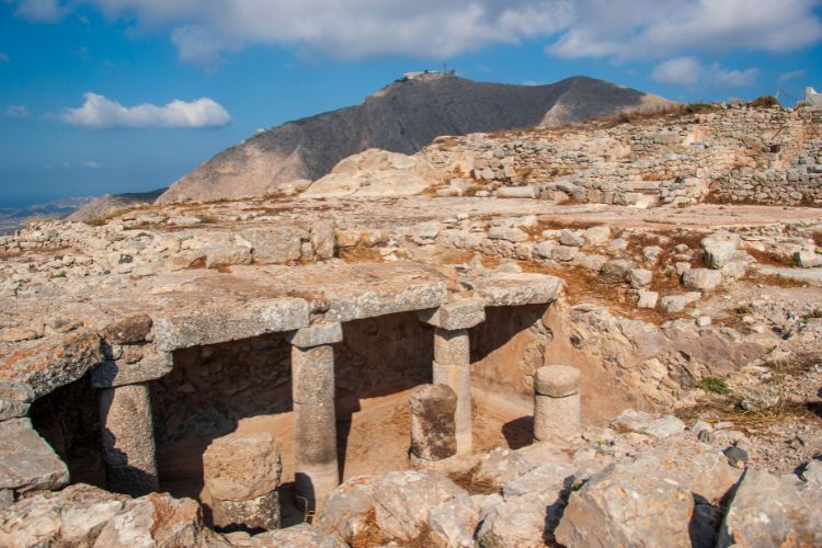 Santorini Spectacular: From Ancient Ruins to Volcanic Beaches, Here’s ...