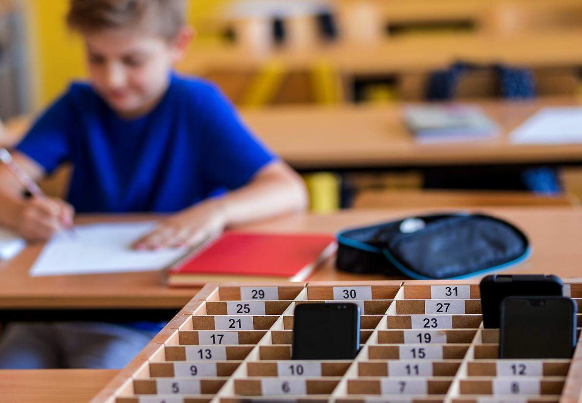 More WA schools are banning cellphones. What about in Tri-Cities