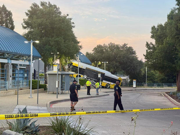 5 injured, including driver after DART bus crashes near light rail ...