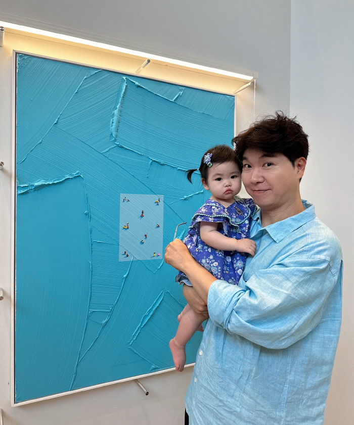 A person's daughter grows up fast...Park Soo-hong's 10-month-old ...