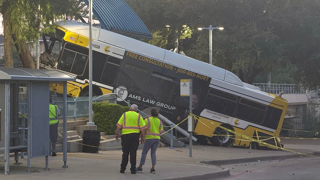 5 injured, including driver after DART bus crashes near light rail ...