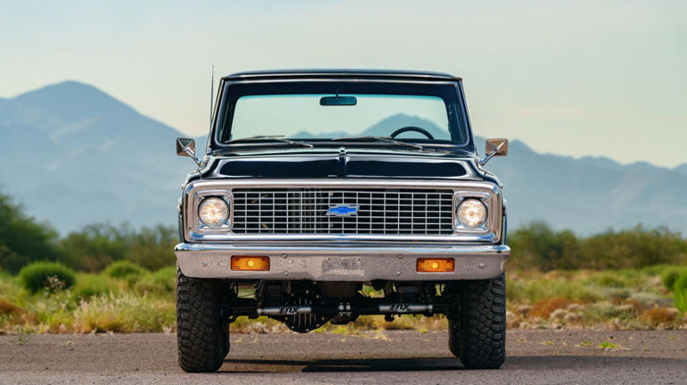 9 Of The Most Reliable Square Body Trucks Of All Time